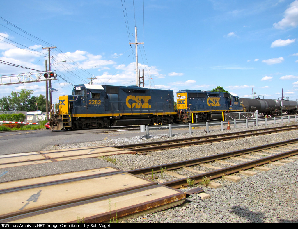 CSX 2282 and 6922